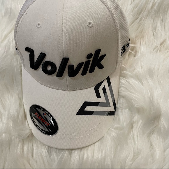 Volvik | Accessories | Nwot Volvik Flexfit White Golf Hat Vividxt S3 S4 ...